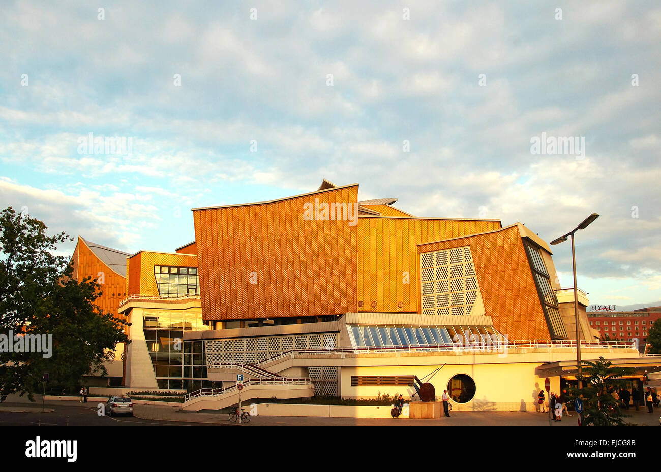 Berlin philharmonic orchestra hall hi-res stock photography and images ...