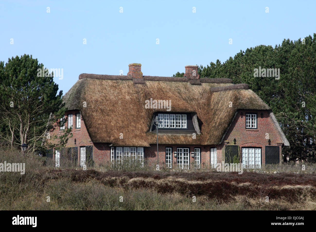 Frisian house hi-res stock photography and images - Alamy