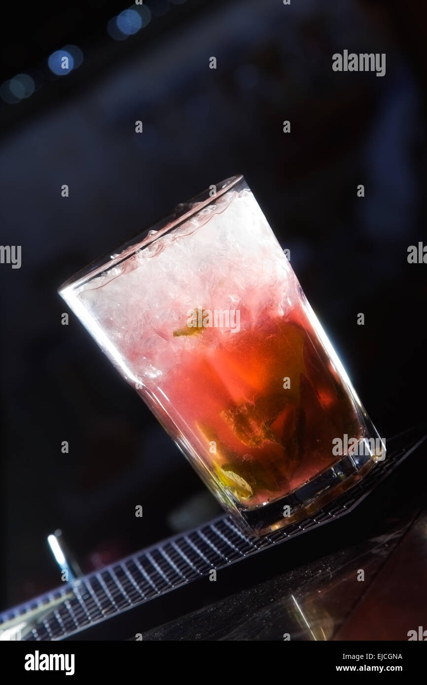 Mojito cocktail on bar hi-res stock photography and images - Alamy
