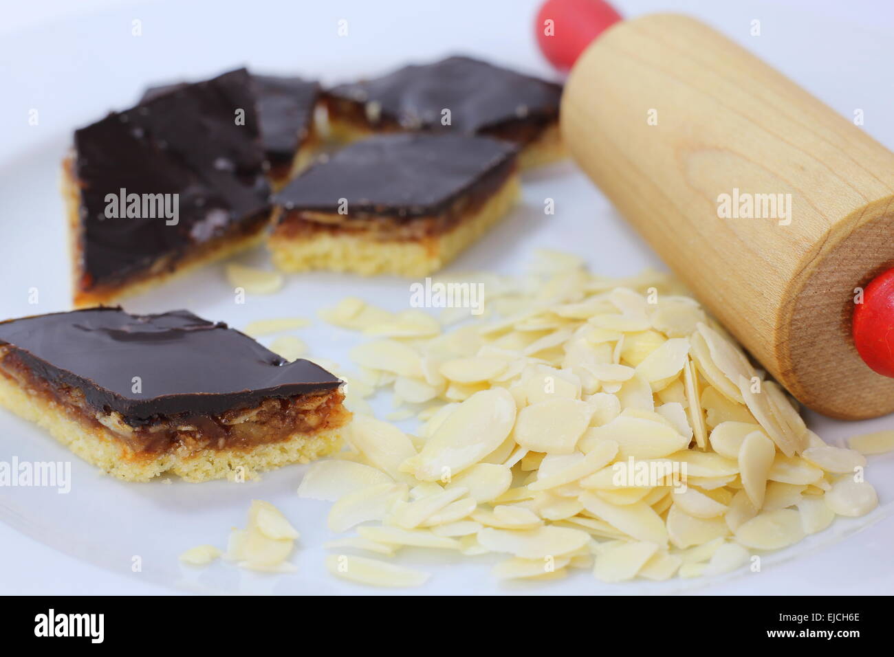 Mandelschnitte hi-res stock photography and images - Alamy