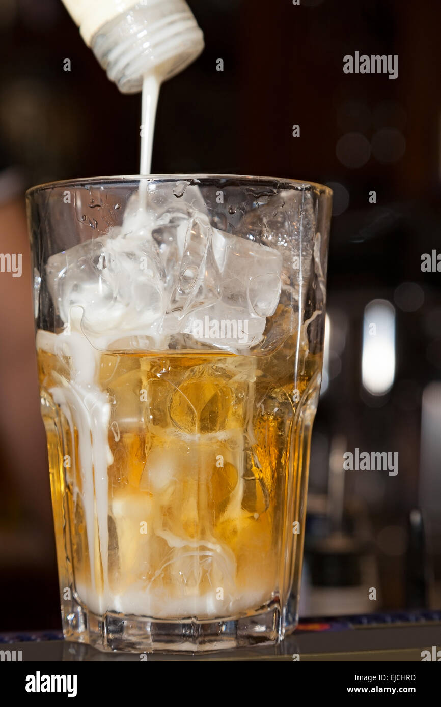 Alcohol on bar hi-res stock photography and images - Alamy