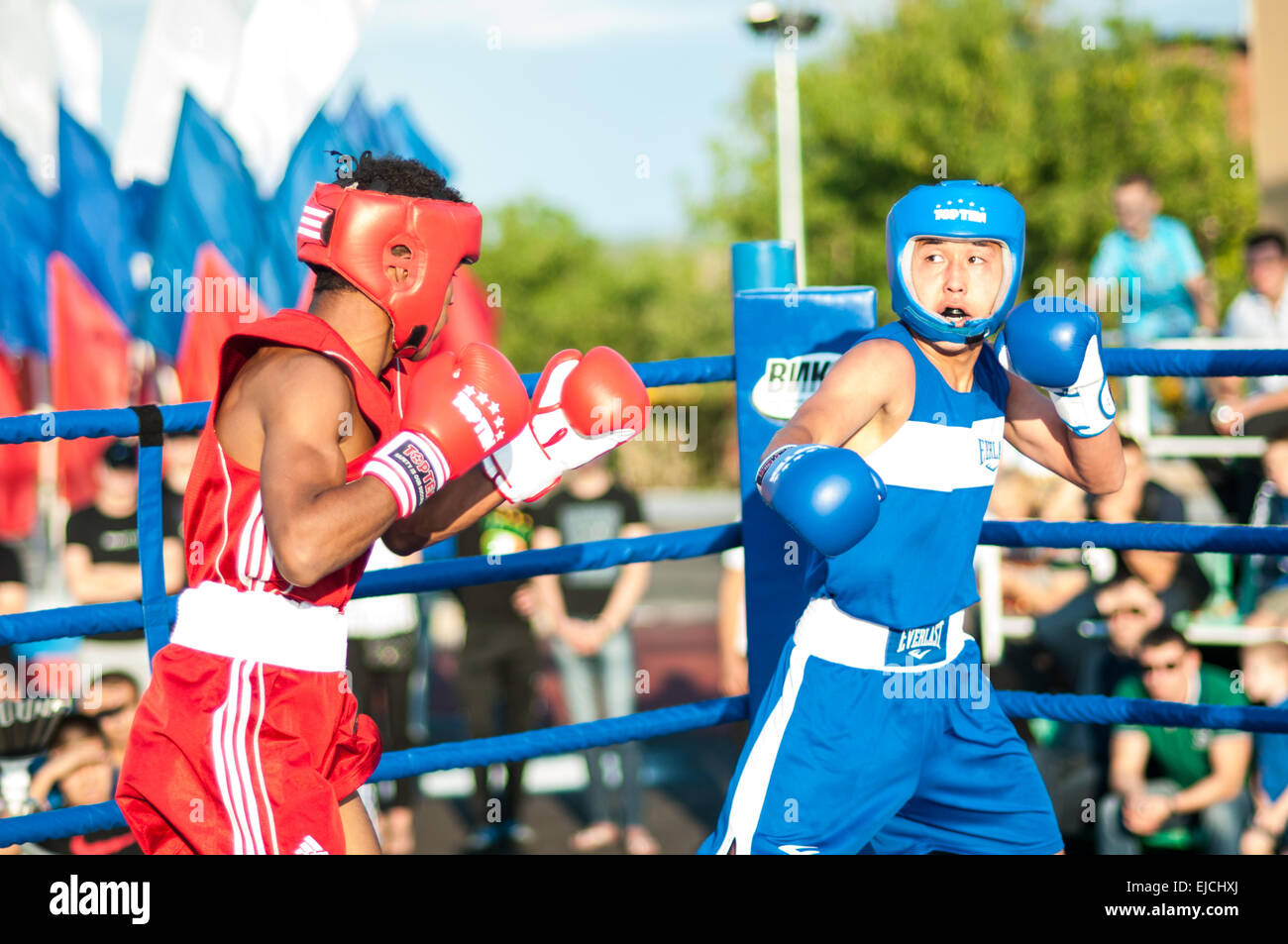Boxing match winner ring hi-res stock photography and images - Alamy
