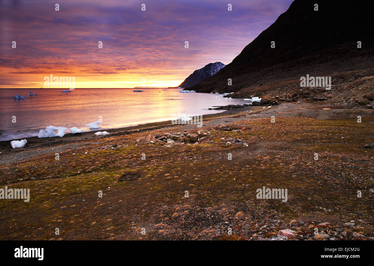 Sunset over Arctic Ocean, Grise Fiord, Ellesmere Island, Nunavut Stock ...