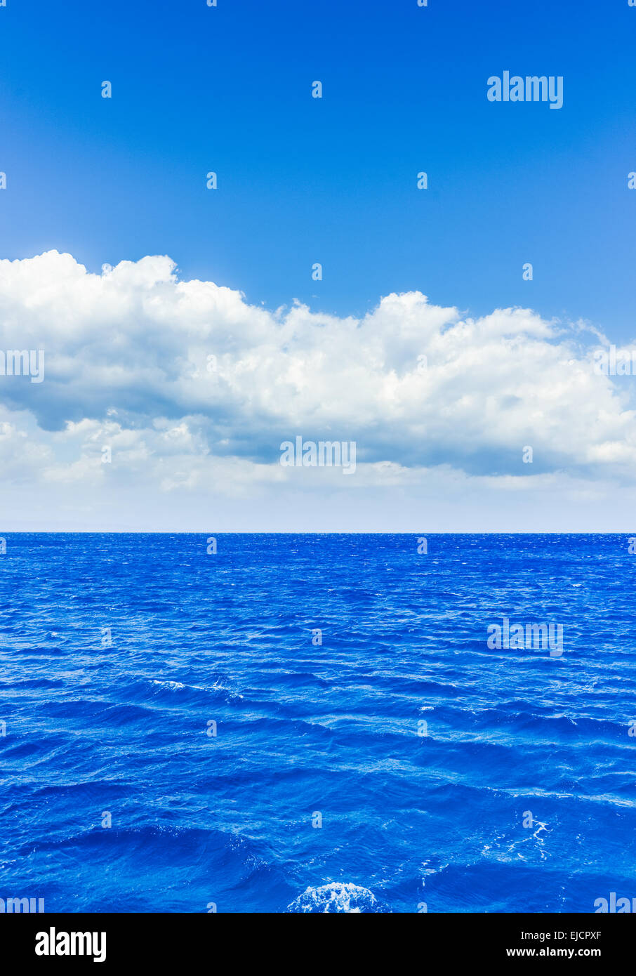 deserted beach sea Stock Photo - Alamy