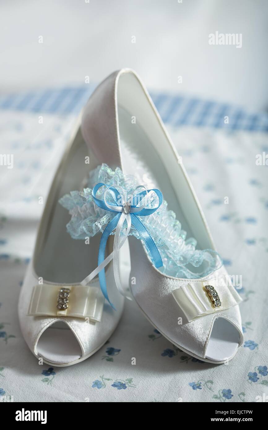 Bride shoes garter Stock Photo - Alamy