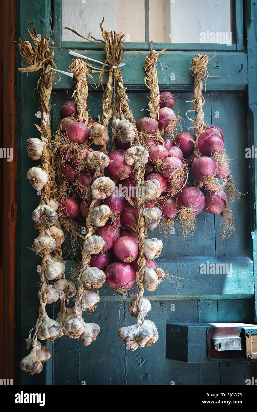 The sweet red onion of tropea hi-res stock photography and images - Alamy