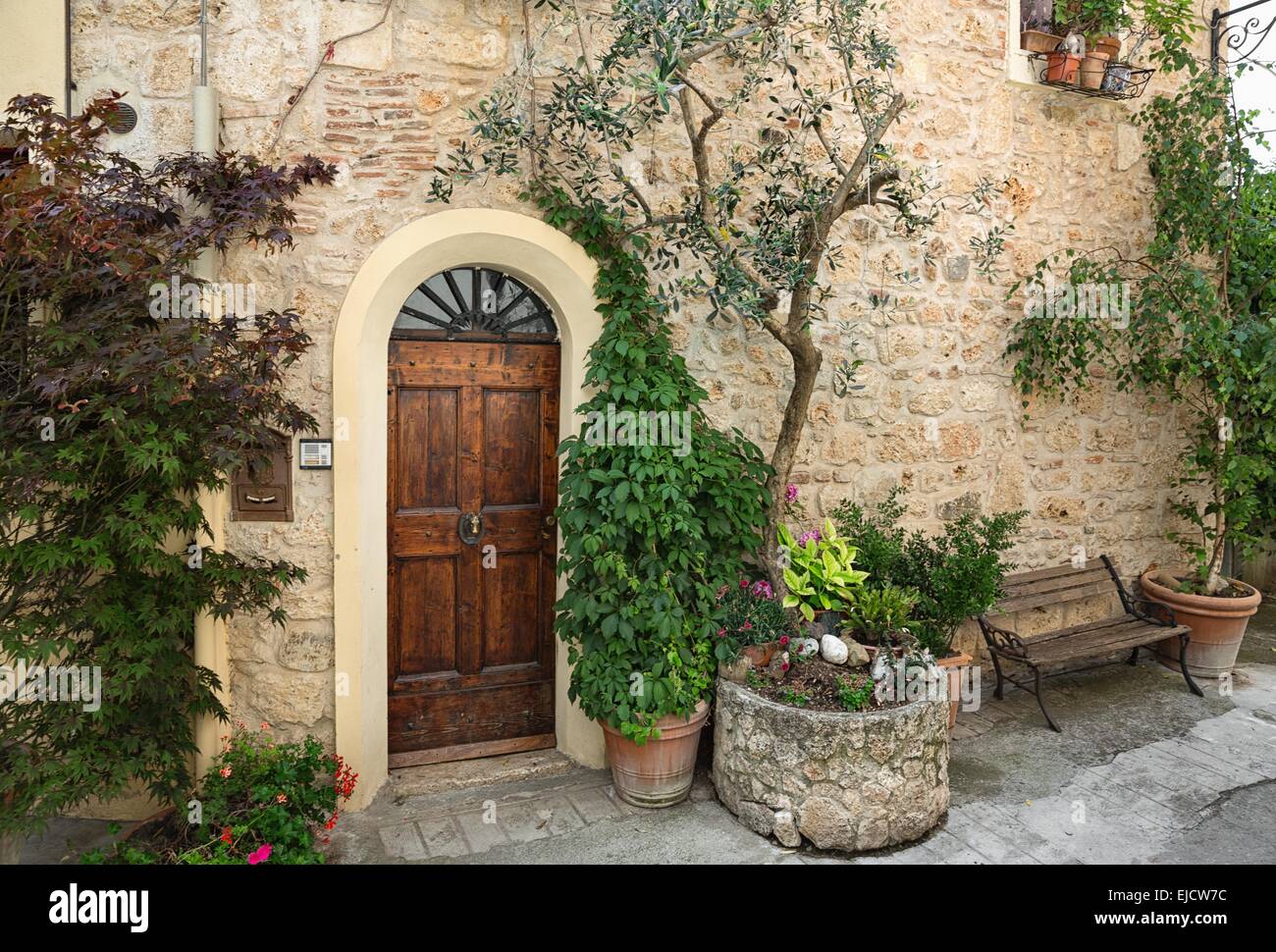 Tuscan door hi-res stock photography and images - Alamy