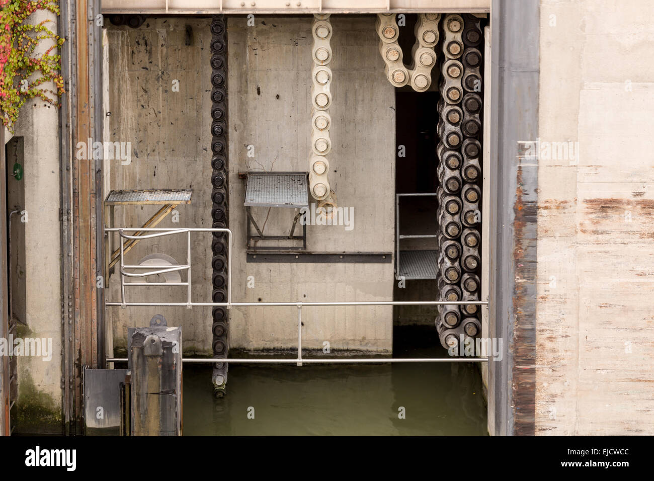 Locks danube hi-res stock photography and images - Alamy