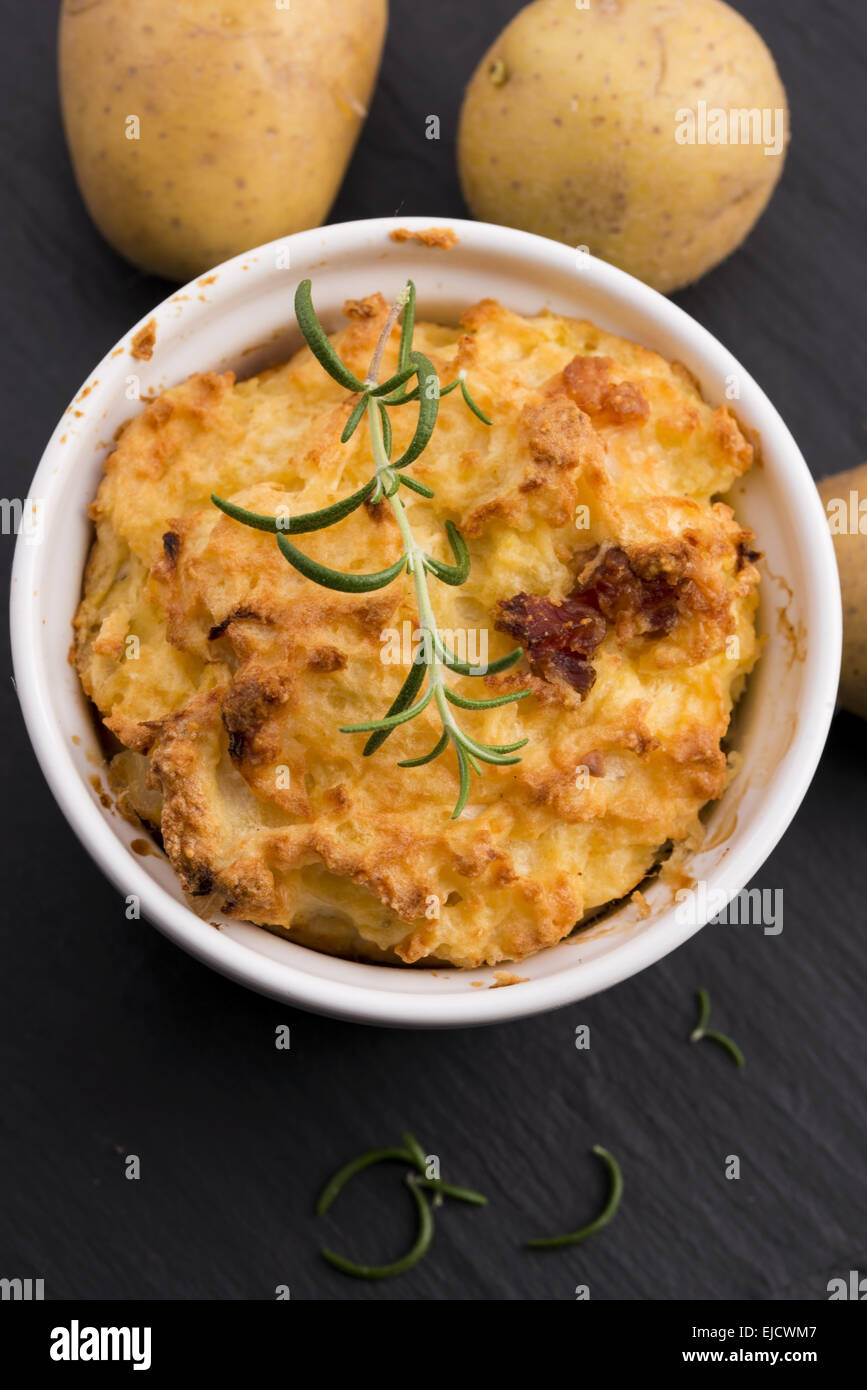 Souffle potato hi-res stock photography and images - Alamy