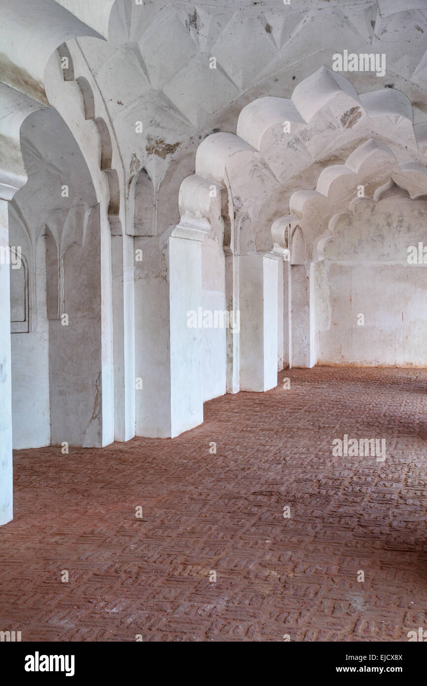 Pillar Gallery in Agra Fort Stock Photo - Alamy