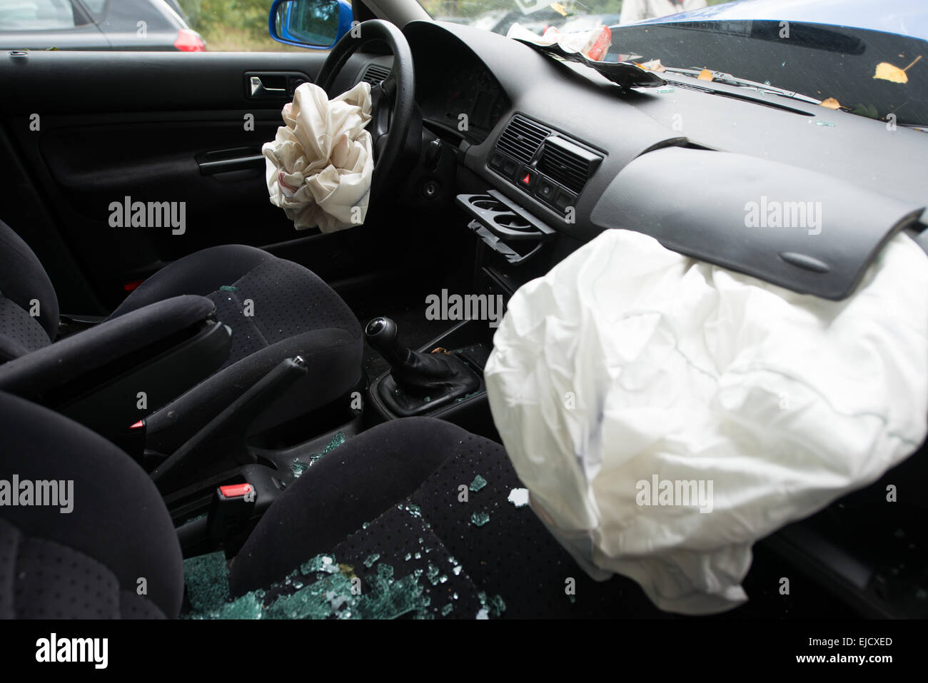 (inflated or deployed) airbag hi-res stock photography and images - Alamy