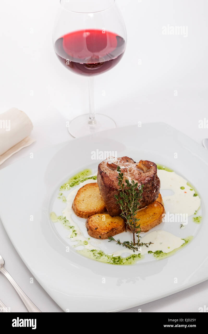 Cooked meat dish hi-res stock photography and images - Alamy