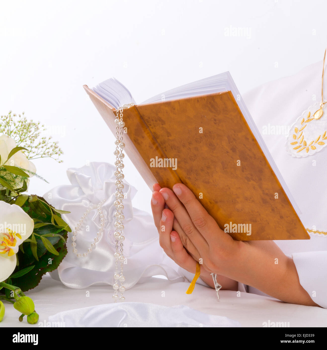 First holy communion ceremony hi-res stock photography and images - Alamy