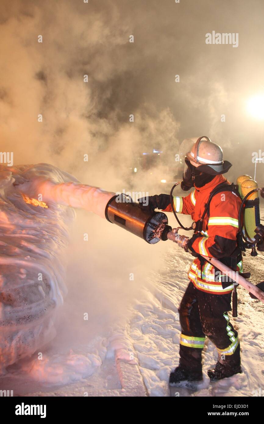 Car foam fire hi-res stock photography and images - Alamy