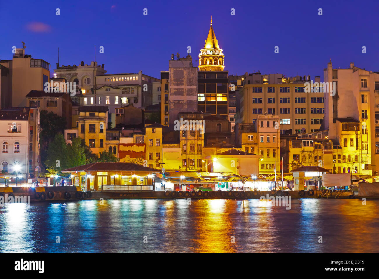 Istanbul night hi-res stock photography and images - Alamy