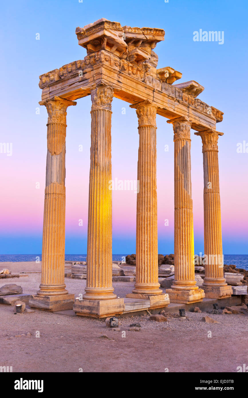 Side beach turkey hi-res stock photography and images - Alamy