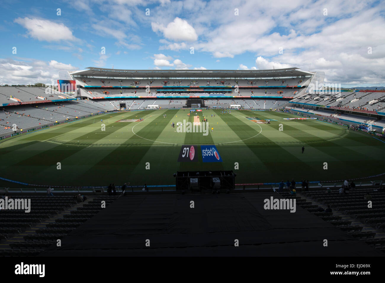 General view of eden park stadium in auckland hi-res stock photography ...