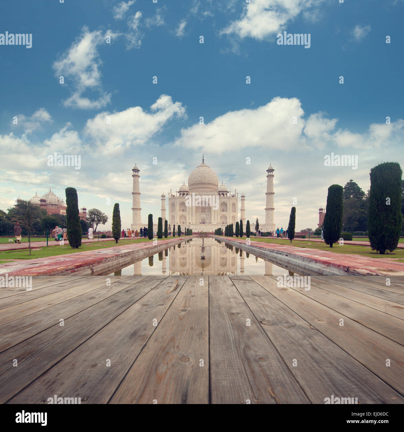 Taj mahal perspective hi-res stock photography and images - Alamy