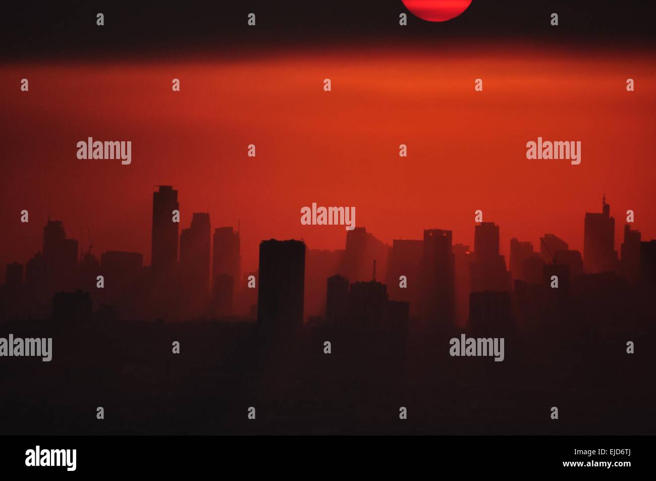 Sunset over manila philippines asia hi-res stock photography and images ...