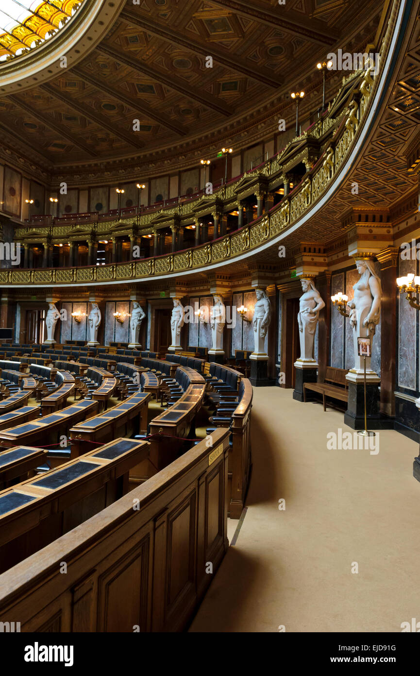 The row of statues in the Federal Assembly Chamber at the Austrian ...