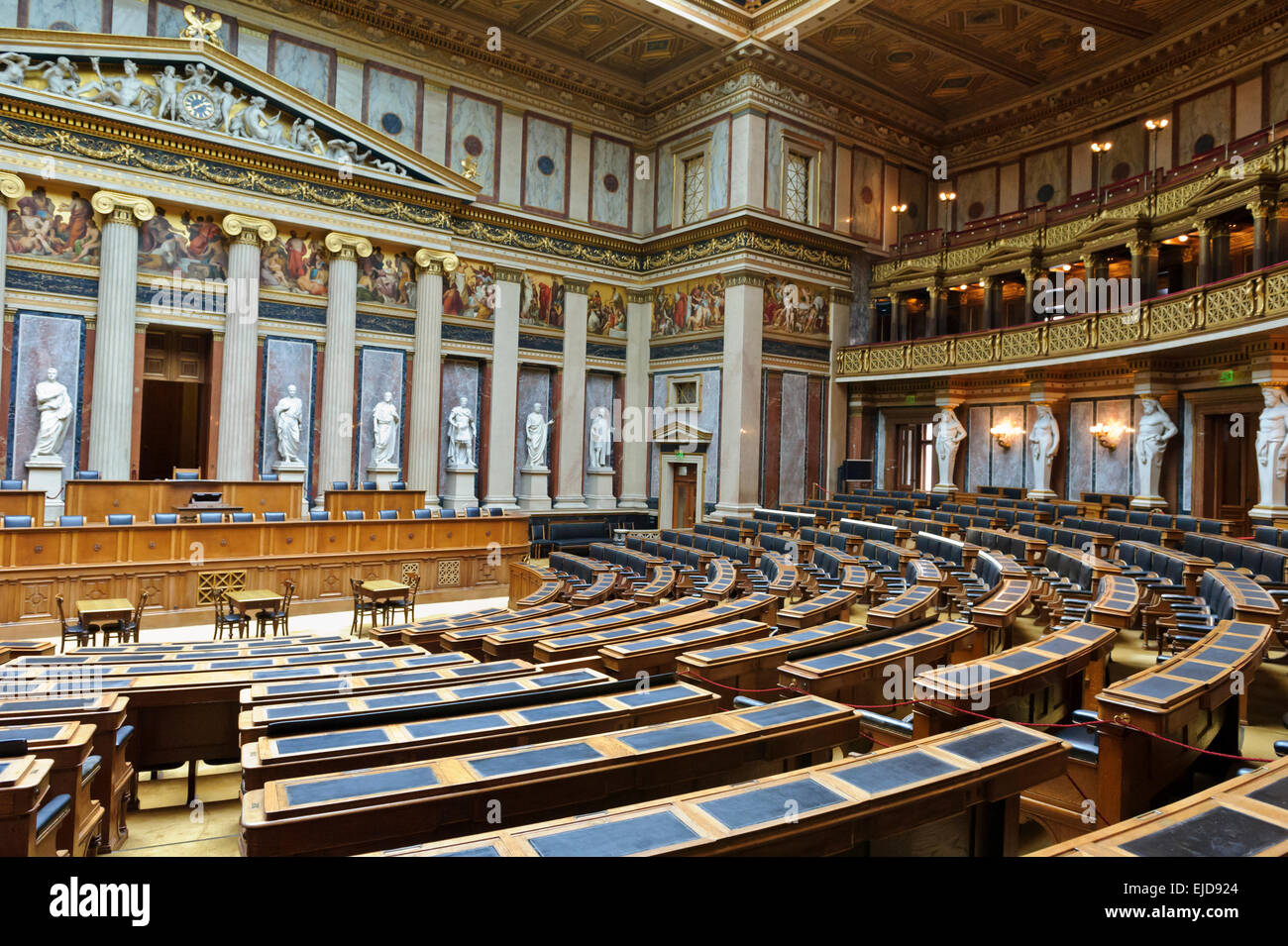 The Federal Assembly Chamber at the Austrian Parliament building ...