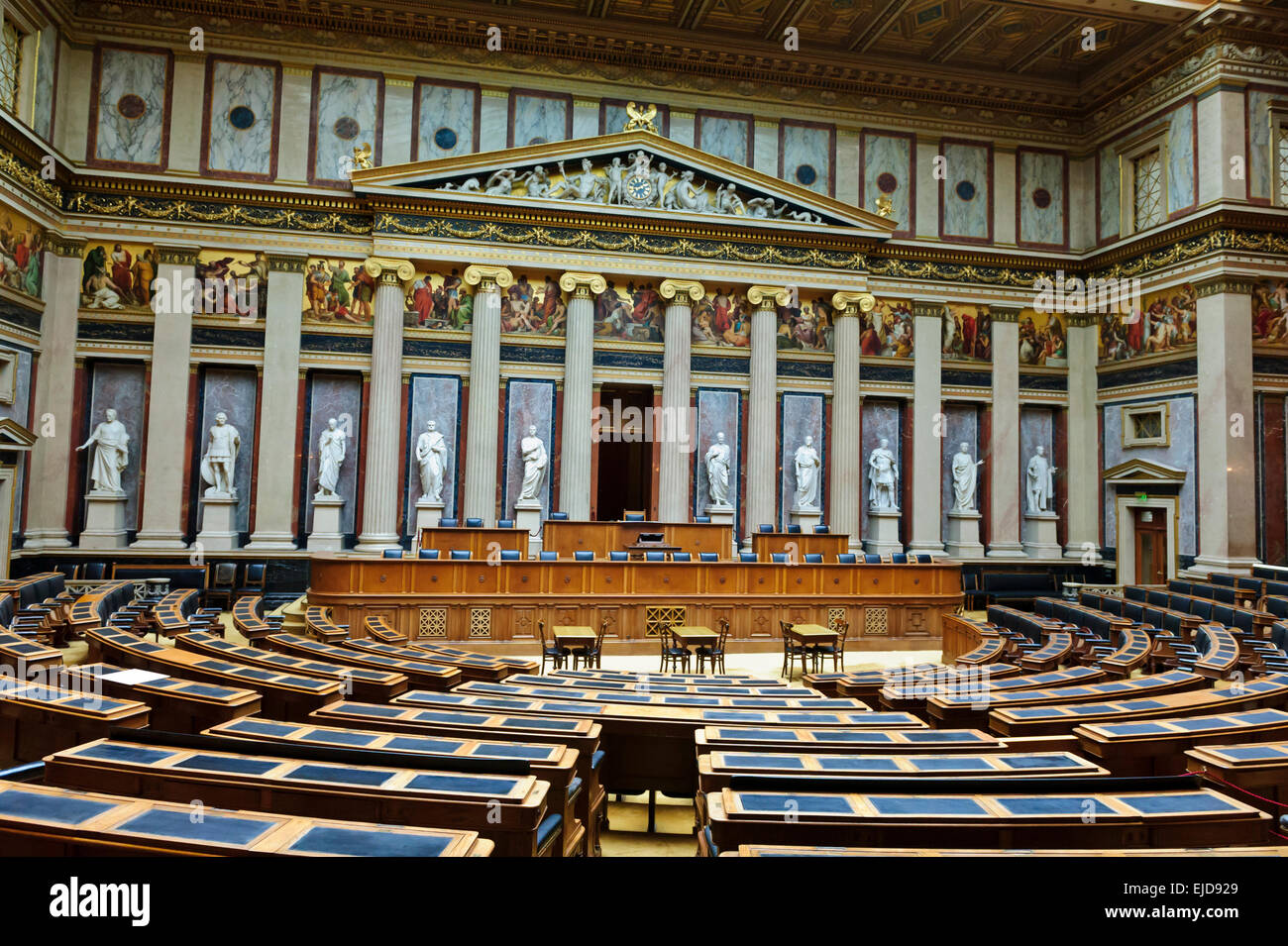 The Federal Assembly Chamber at the Austrian Parliament building ...