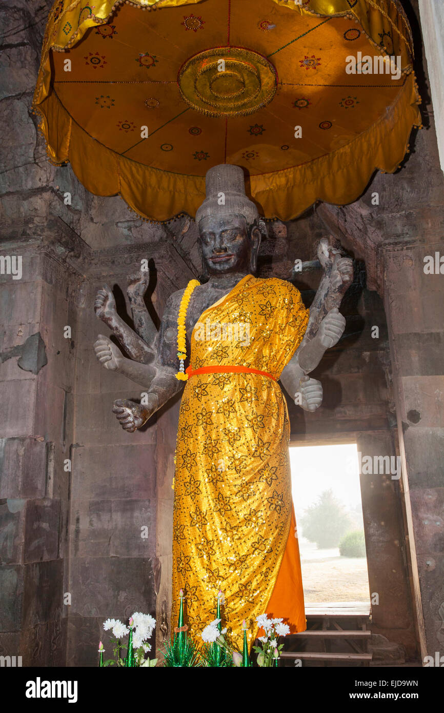 Cambodia, Siem Reap, Angkor Wat, Statue of the Hindu God Vishnu Stock ...