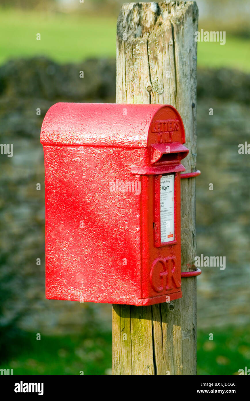 Red pillar uk hi-res stock photography and images - Alamy