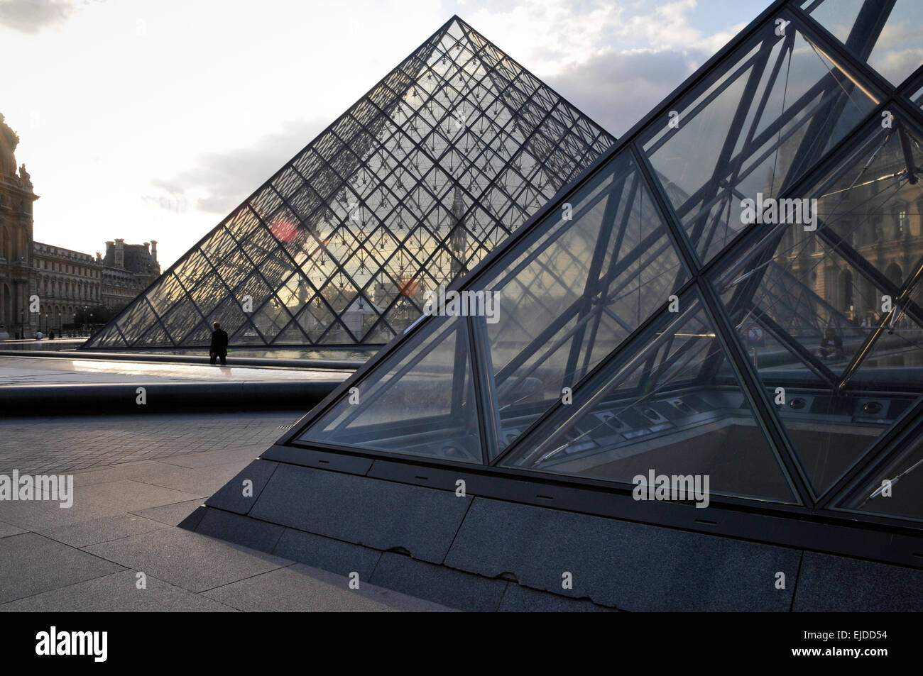 Pyramide am Museum Louvre Paris, Ile de Paris, Frankreich, Europa ...