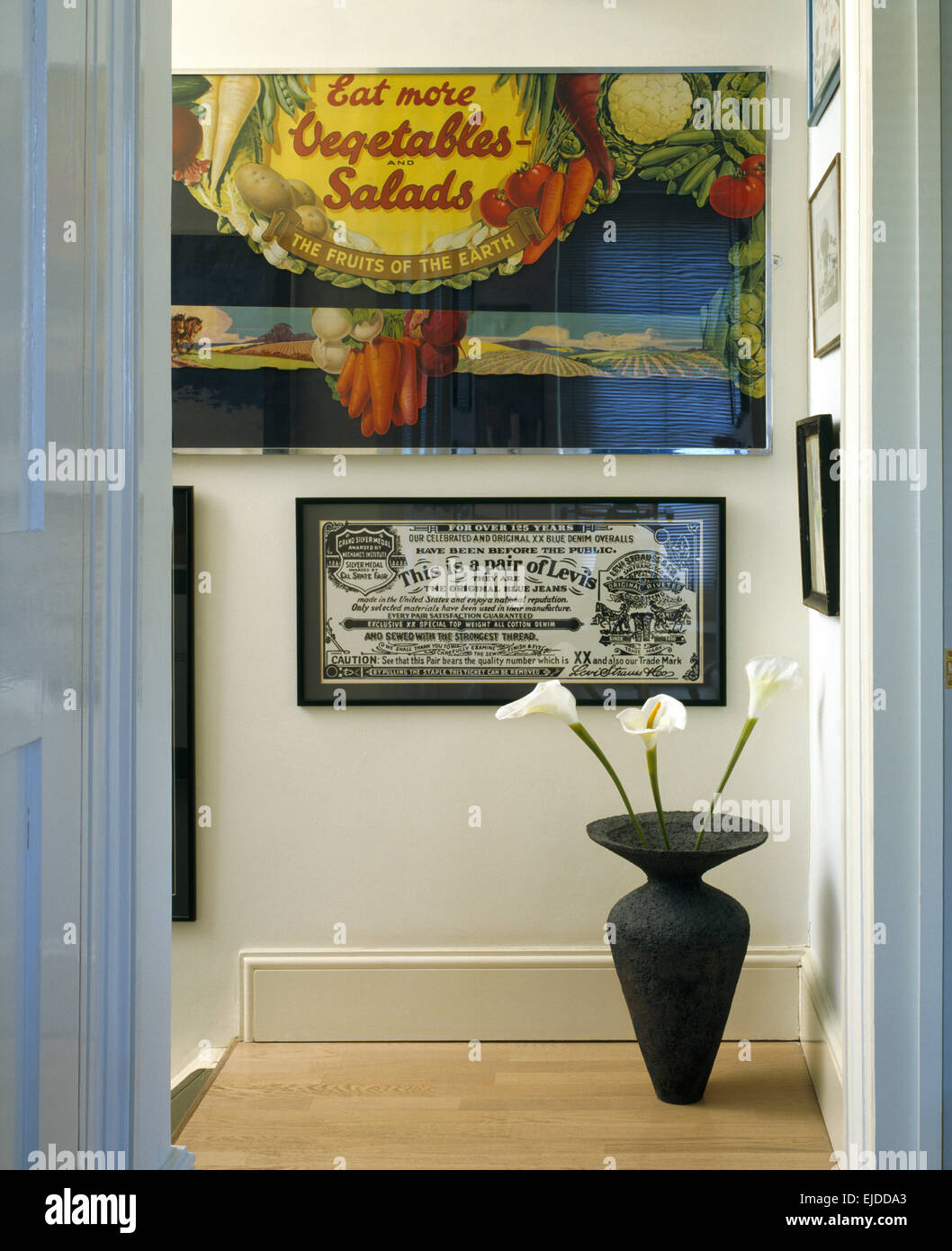 Posters on wall hi-res stock photography and images - Alamy