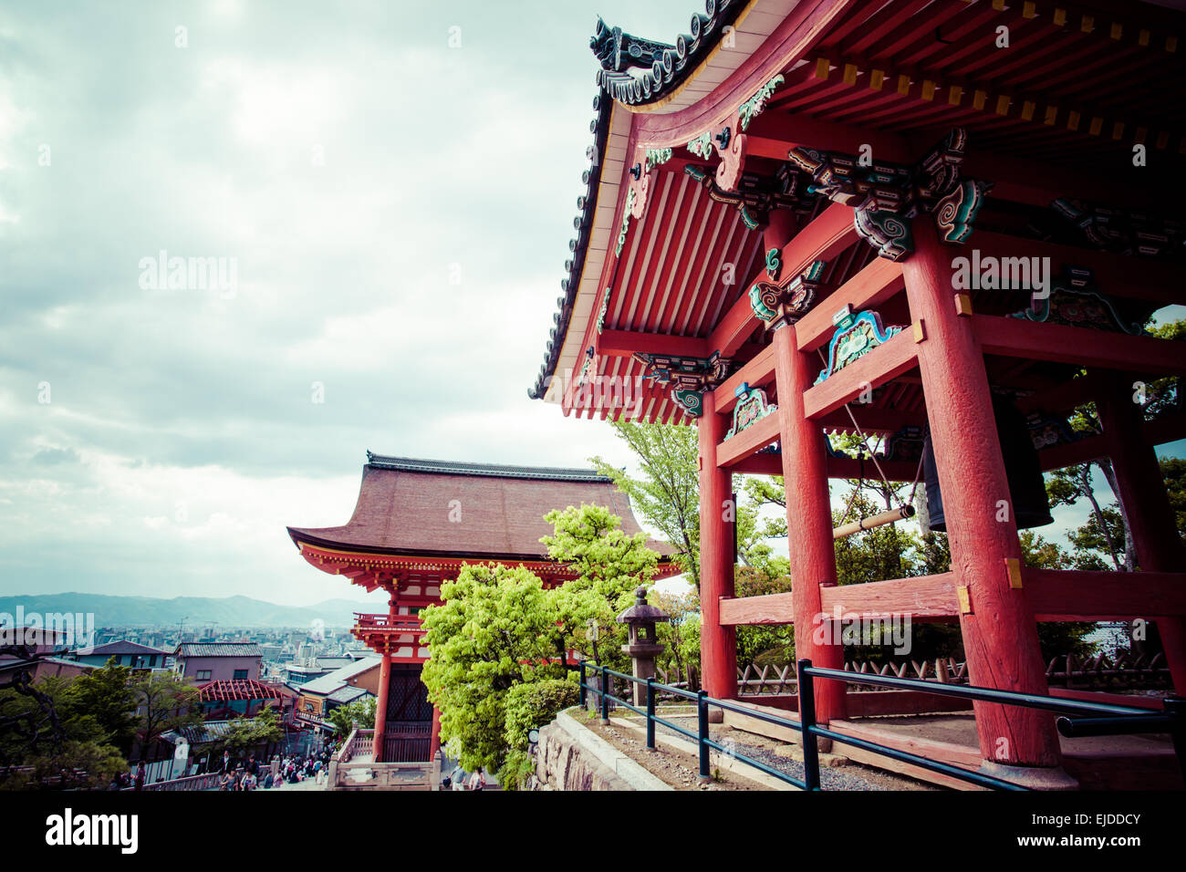 Front gate at Kiyomizu-dera Temple in Kyoto, Japan Stock Photo - Alamy