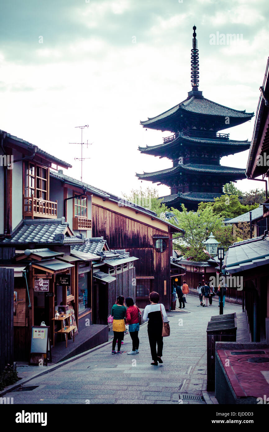 Toji kyoto hi-res stock photography and images - Alamy