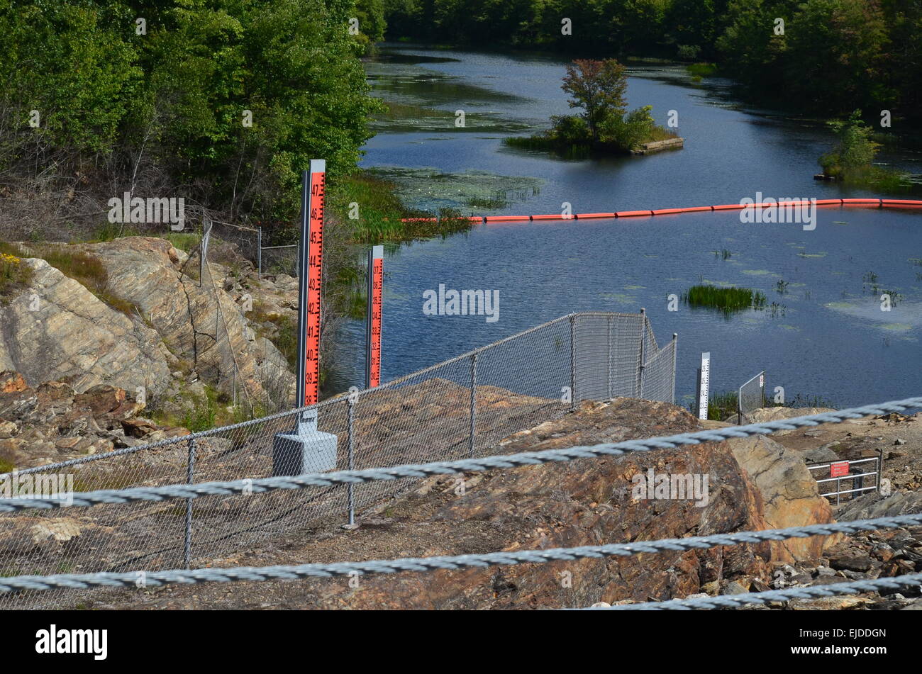Dams spillway hi-res stock photography and images - Alamy