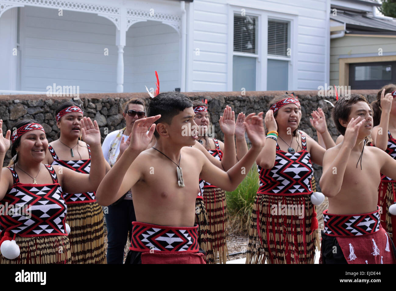 Kapa haka hi-res stock photography and images - Alamy