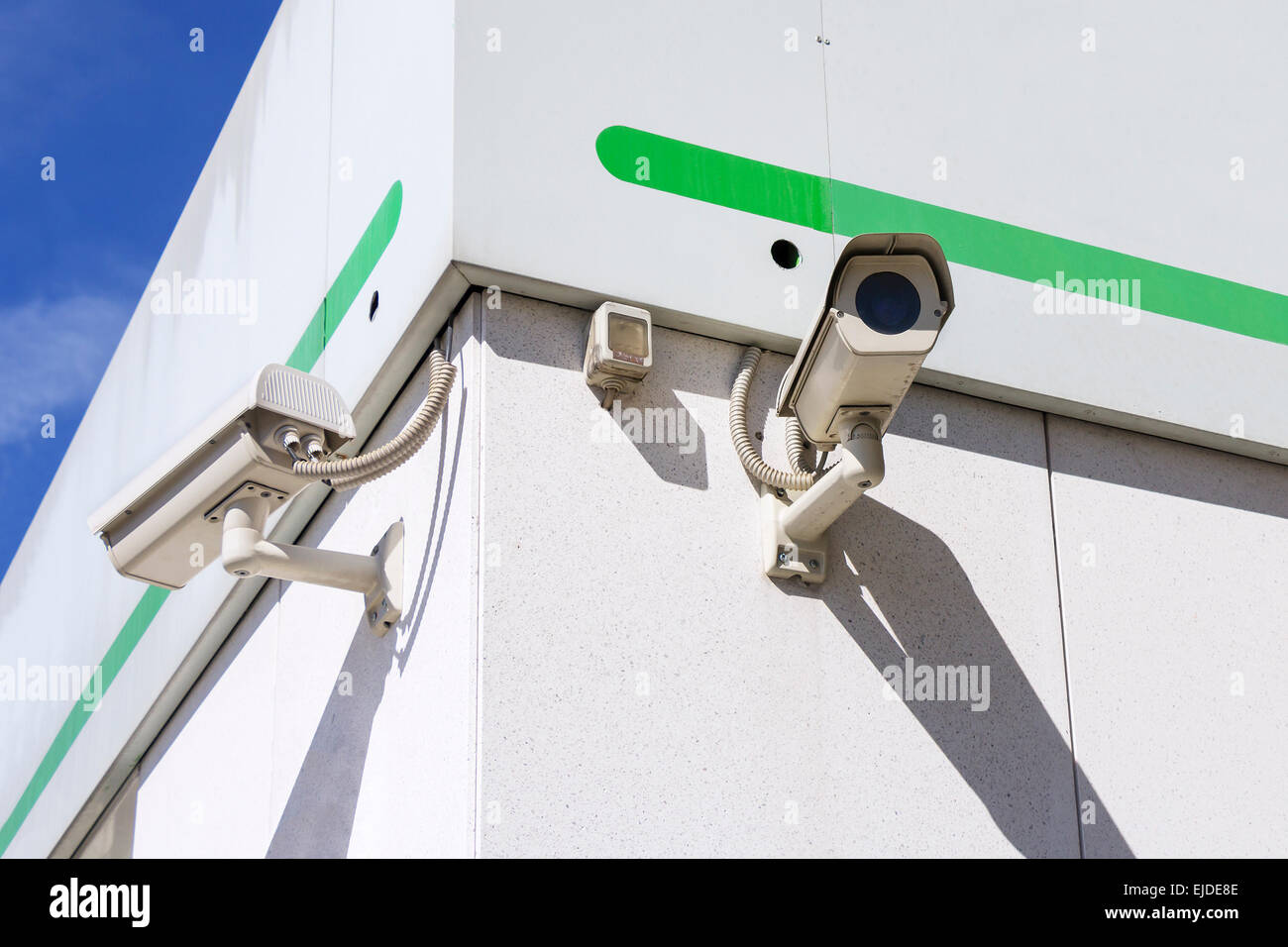 Spy camera wall hi-res stock photography and images - Alamy