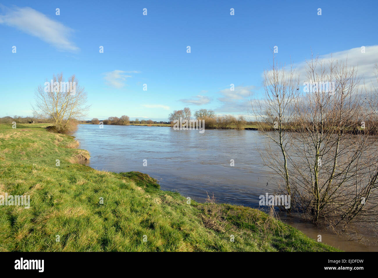River Severn after the Severn has passed. Weir Green, Gloucestershire ...