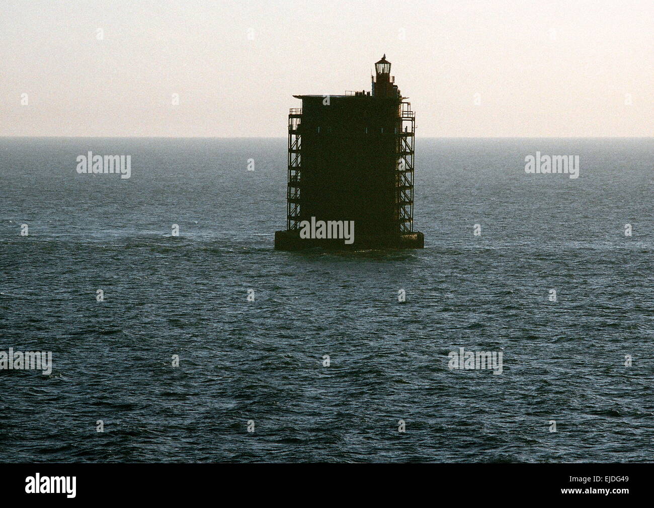 AJAXNETPHOTO - DEC 1989 - CHANNEL, ENGLAND. - THE NAB TOWER TO TH EAST ...