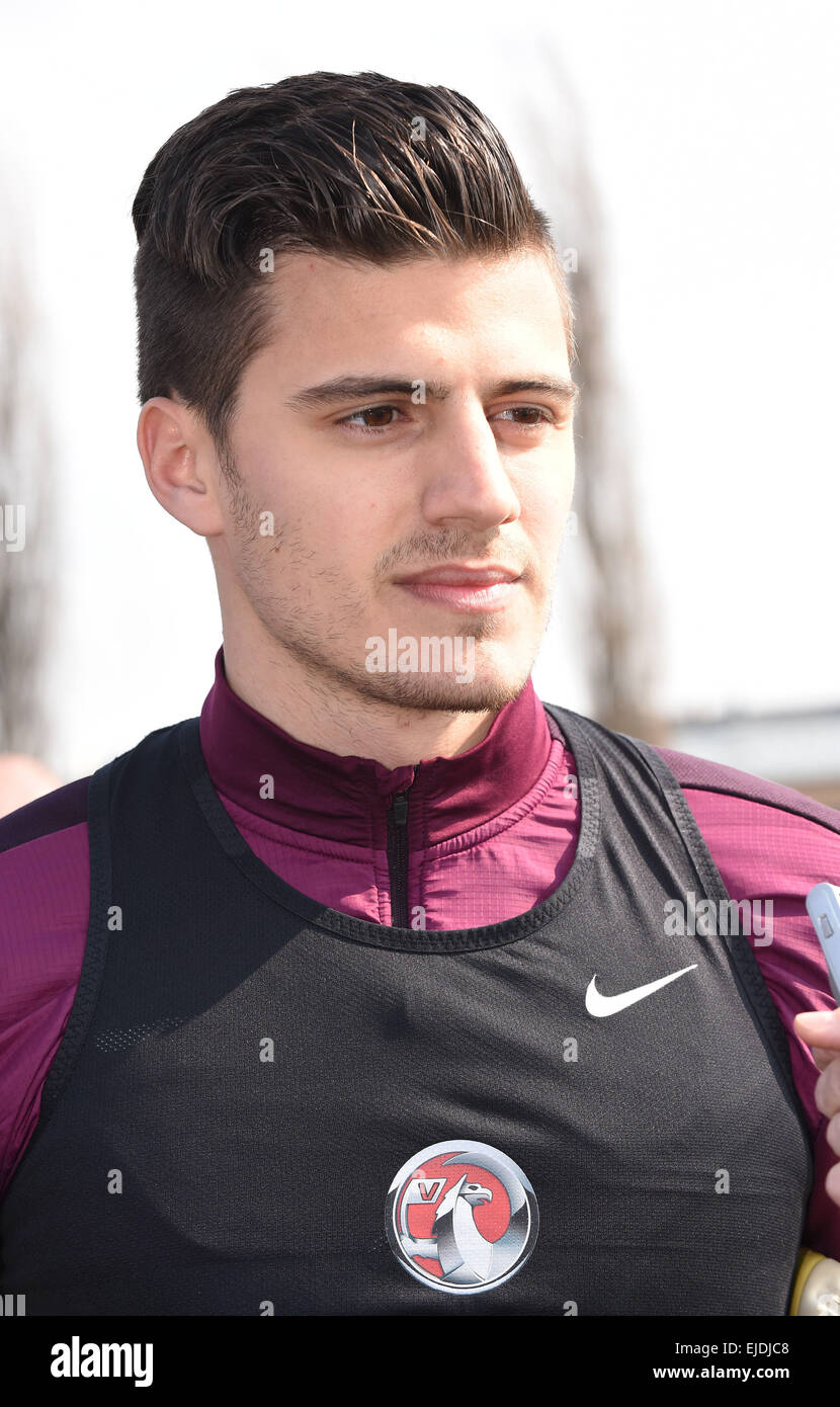 Jonathan bond hi-res stock photography and images - Alamy