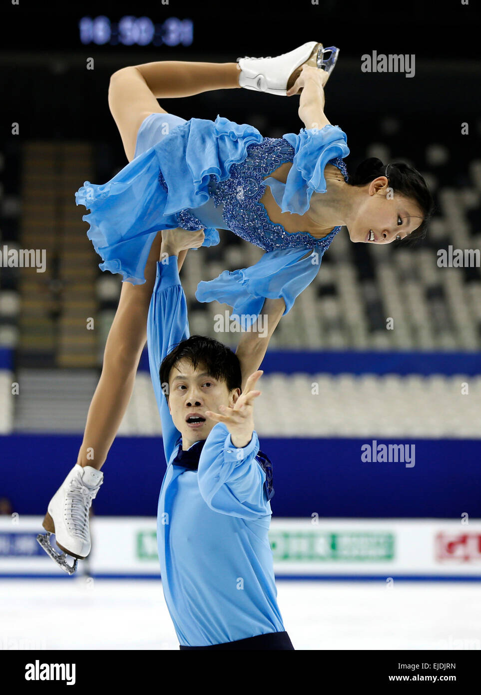 (150324)--SHANGHAI, March 24, 2015(Xinhua) -- Pang Qing and Tong Jian ...