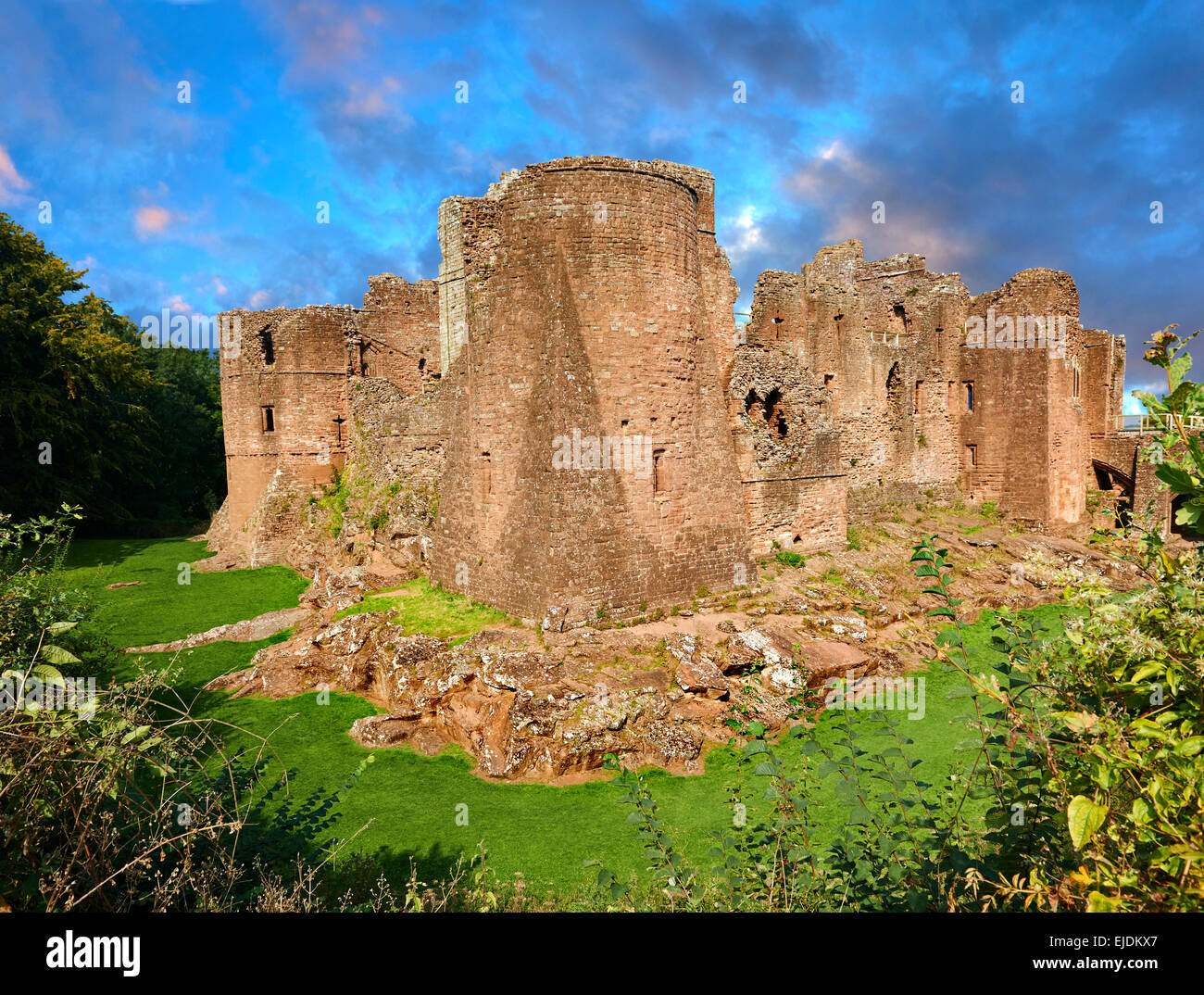 Goodrich castle hi-res stock photography and images - Alamy