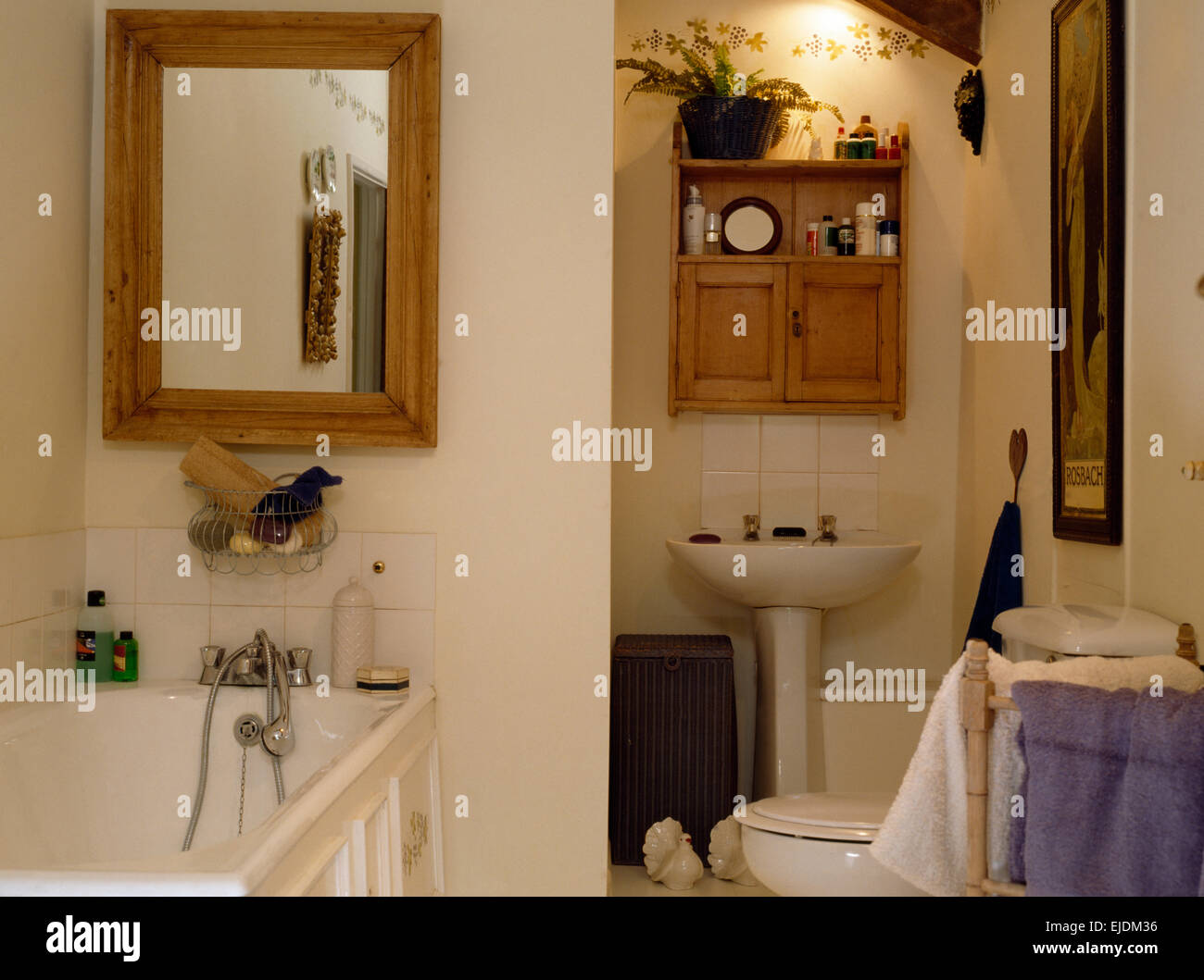 Basin mirror neutral bathroom hi-res stock photography and images - Alamy