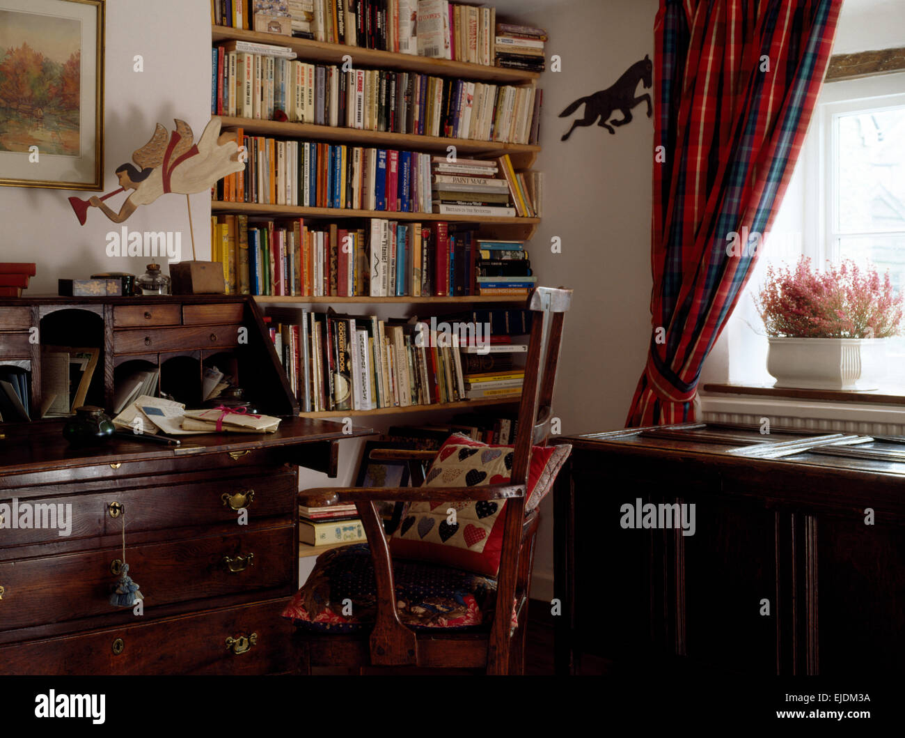 Furniture study cottage hi-res stock photography and images - Alamy