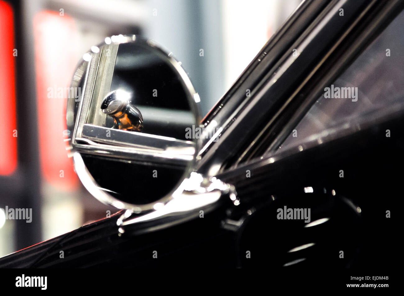 Vintage car round mirror hi-res stock photography and images - Alamy