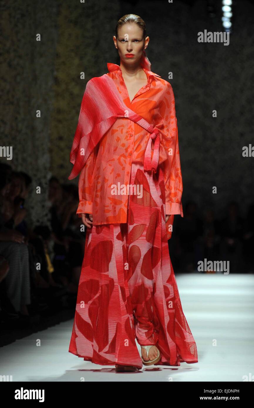 Milan Fashion Week Spring/Summer 2015 - Missoni - Catwalk Featuring ...