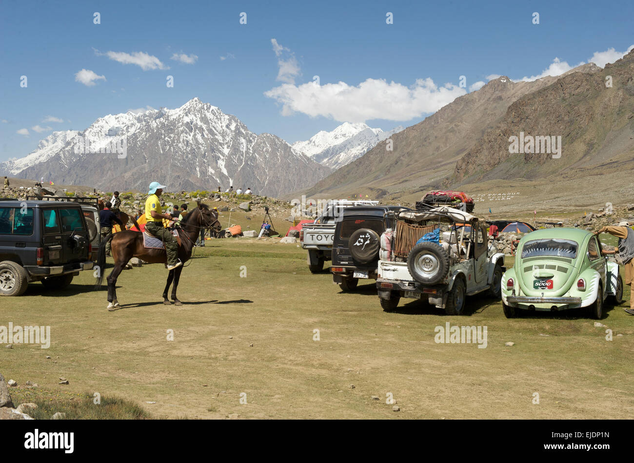 Rival polo teams from Chitral and Gilgit compete during the worlds ...