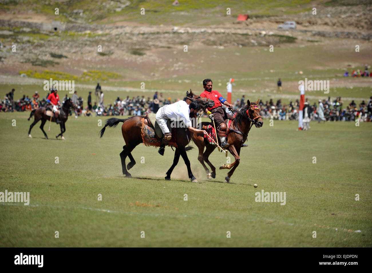 Rival polo teams from Chitral and Gilgit compete during the worlds ...