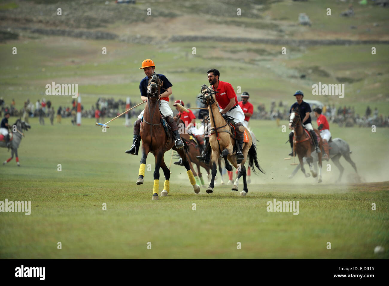 Rival polo teams from Chitral and Gilgit compete during the worlds ...