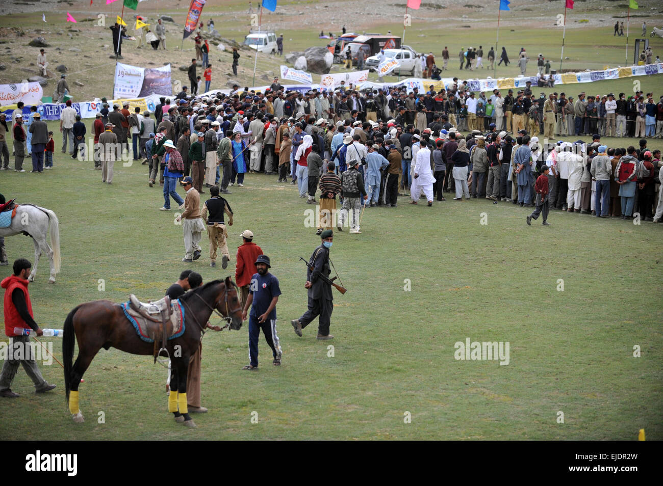 Horse polo gilgit pakistan hi-res stock photography and images - Alamy