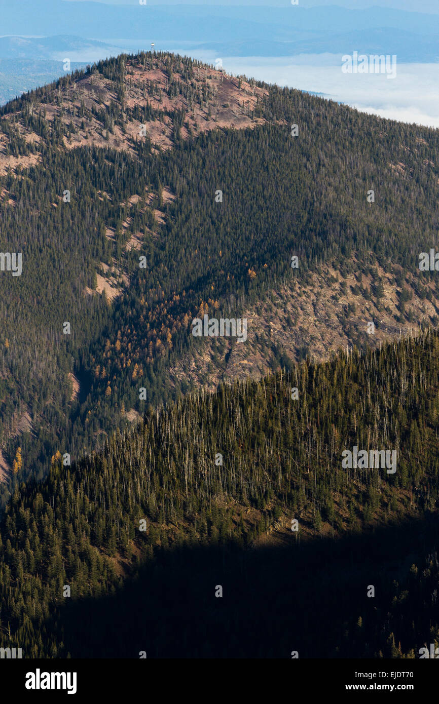 A fire lookout sits on top of Mineral Peak in the Rattlesnake Mountains ...