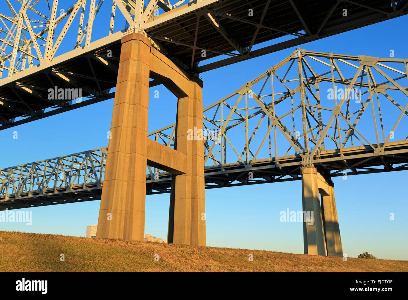 Crescent city connection bridge hi-res stock photography and images - Alamy